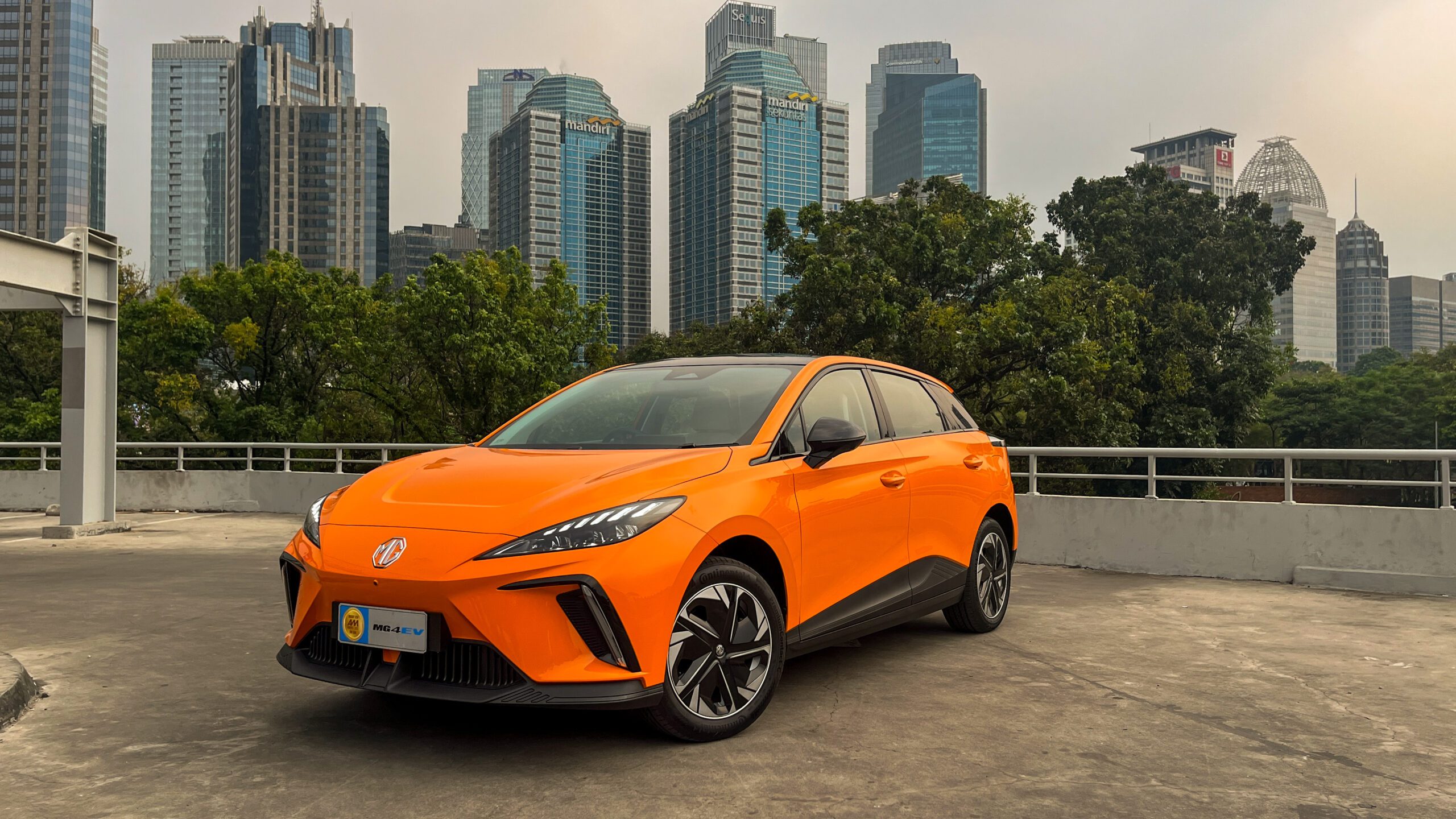 MG Motors Luncurkan MG4 EV Volcano Orange Di Jakarta, Bukti Keseriusan ...