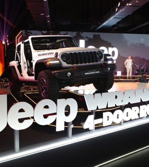 Hadir dengan Fitur Modern, Indomobil Resmi Luncurkan Jeep Wrangler 4 ...